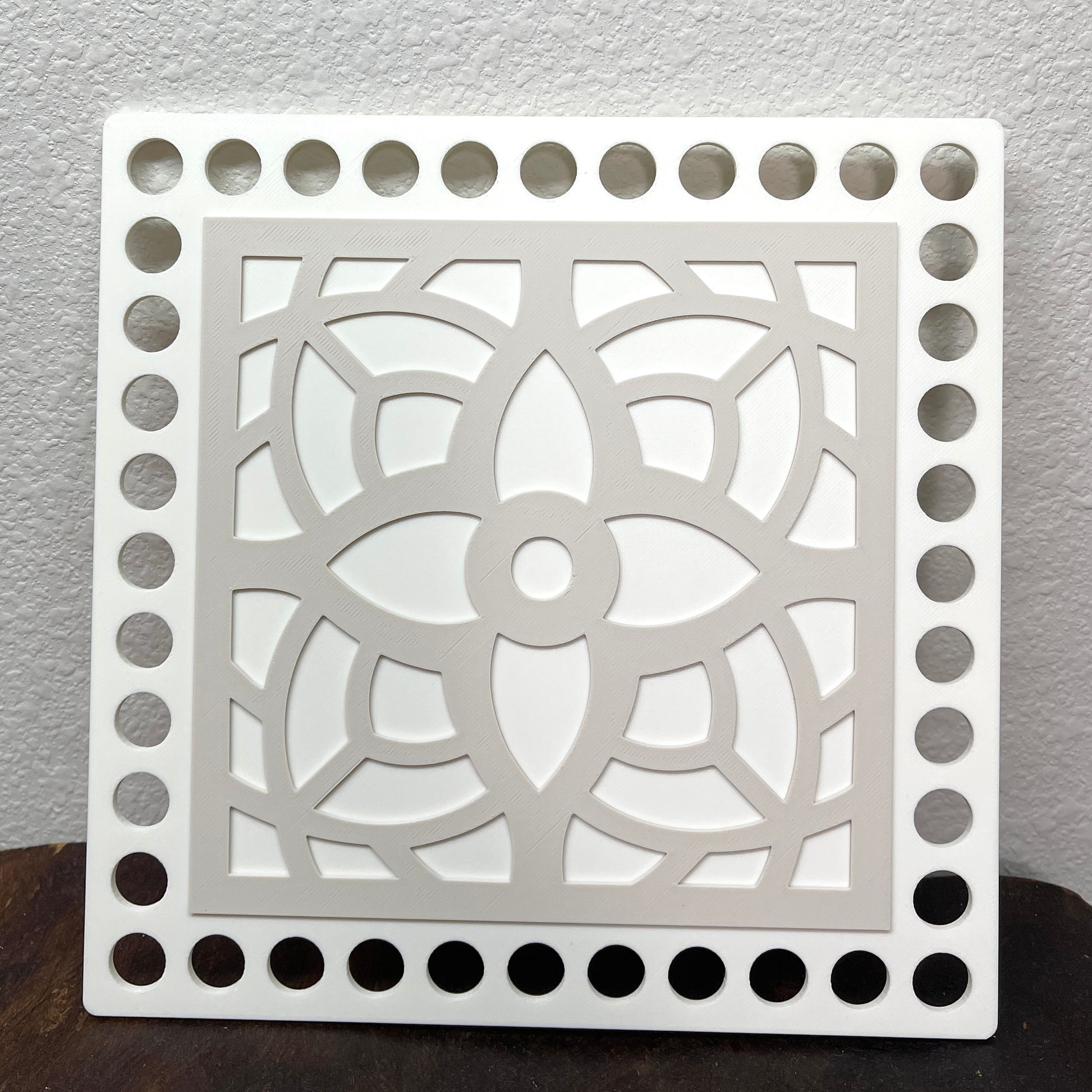 Square Geometric Pattern Base for Jumbo Cord – Handy Knots